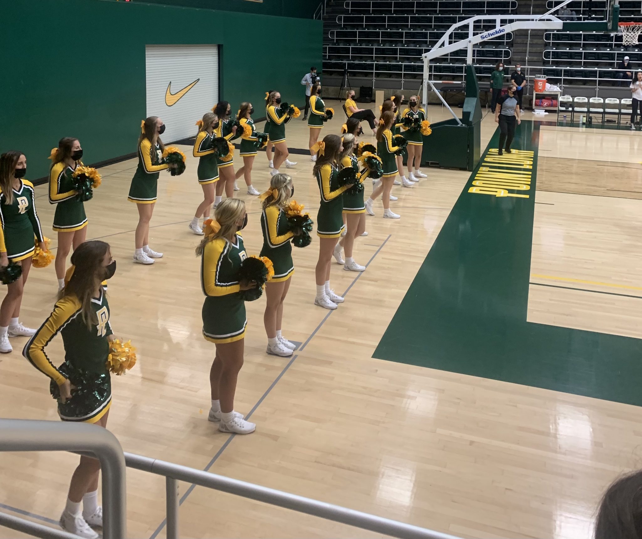 PLNU Cheer Team Performs for First Time Since 2019 – Lomabeat.com