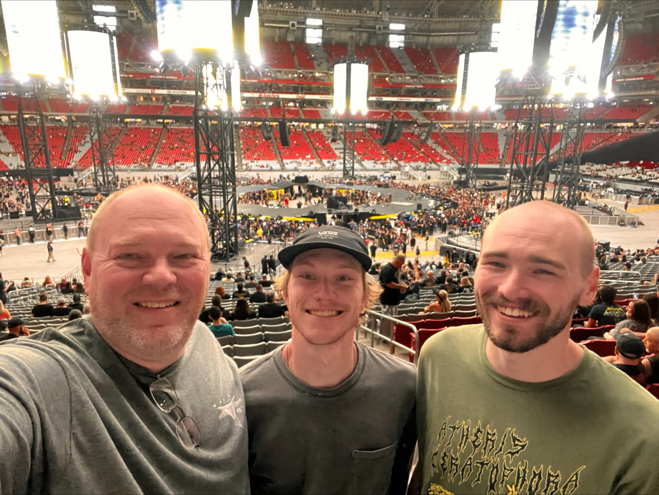 42 Years Later Metallica Still Takes the Stage by Storm – Lomabeat.com