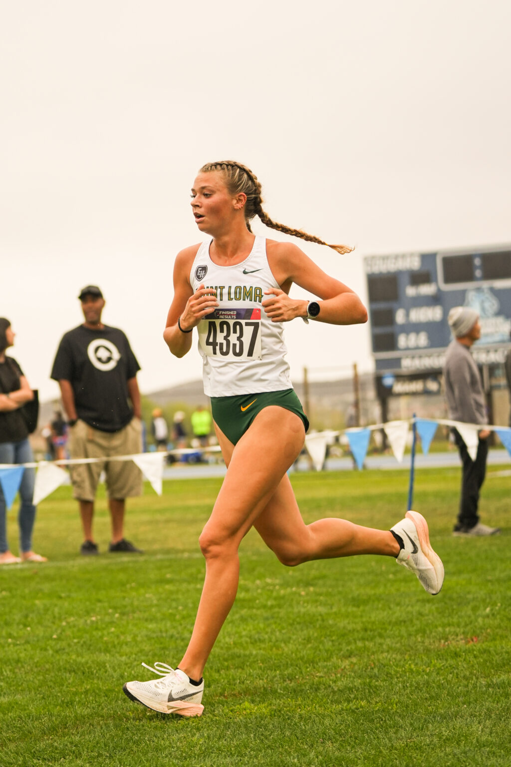 Star runner Maddie Reeves shatters school record – The Point